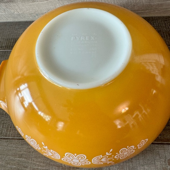 Pyrex | Kitchen | Vintage Pyrex Butterfly Gold Nesting Cinderella Bowl ...